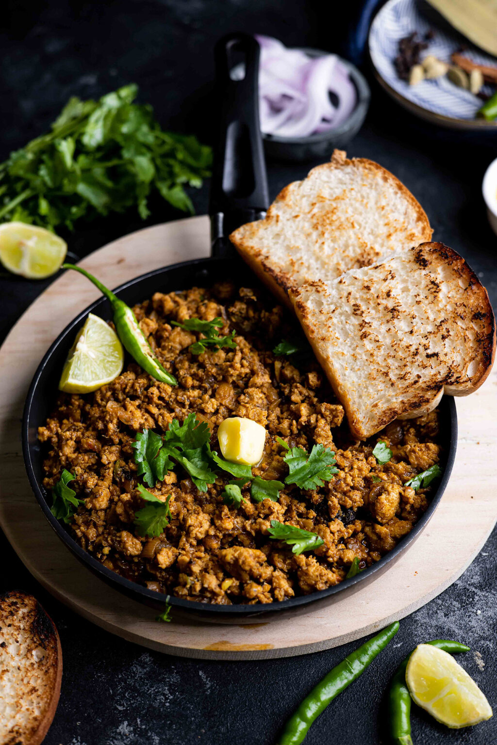Chicken keema pav - 30 minute recipe - ChompSlurrpBurp